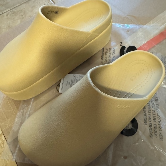 CROCS | Shoes | Used In Excellent Condition Crocs Dylan Platform Clog ...